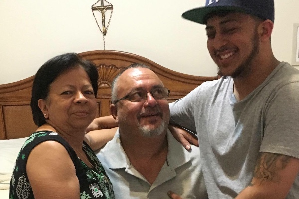 Fundraiser for Robert Gohr by Sofia Carolina Castorena : Roberto Gohr