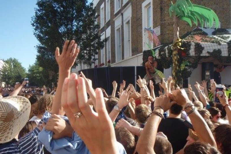 Fundraiser by Pineappletribe Soundystem : Pineappletribe at Carnival 2018