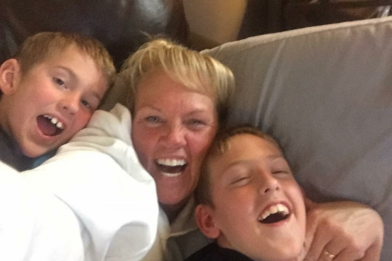 Fundraiser for Vicky Veale by Lori-ann Sager : Vicki's Campaign of Hope