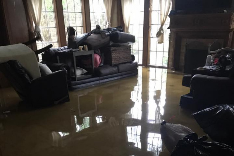 Fundraiser for Rebecca Holcomb by Tammy Robertson : Hurricane Relief ...