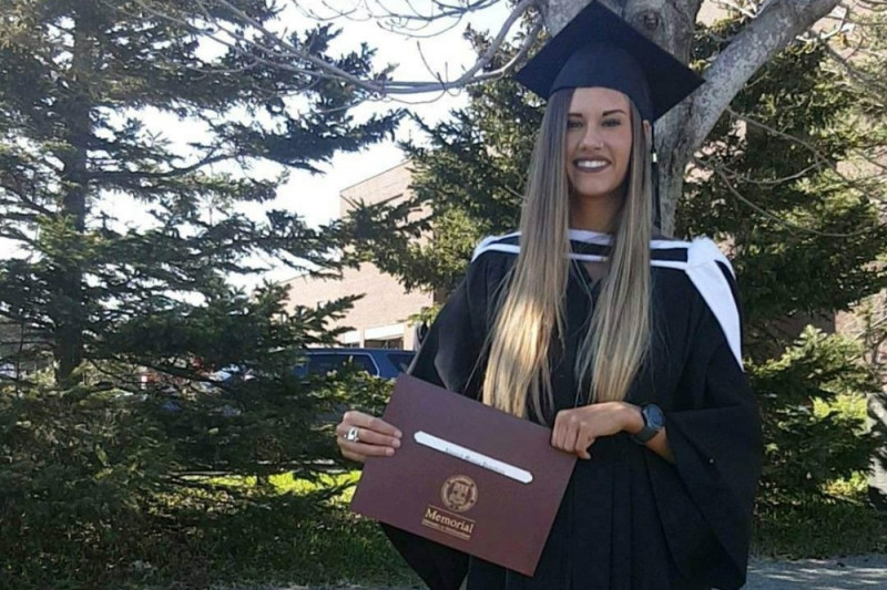 Fundraiser by Alannah Pumphrey : Get Alannah to Dean's List Ceremony