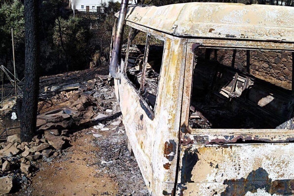 Fundraiser for michael Sandor by Rhia Parry : Help mike and griz rebuild