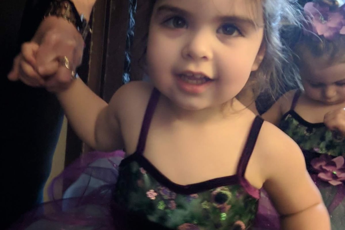 Fundraiser for Doug Saunders by Dana Lohnes : Helping Amelia Saunders