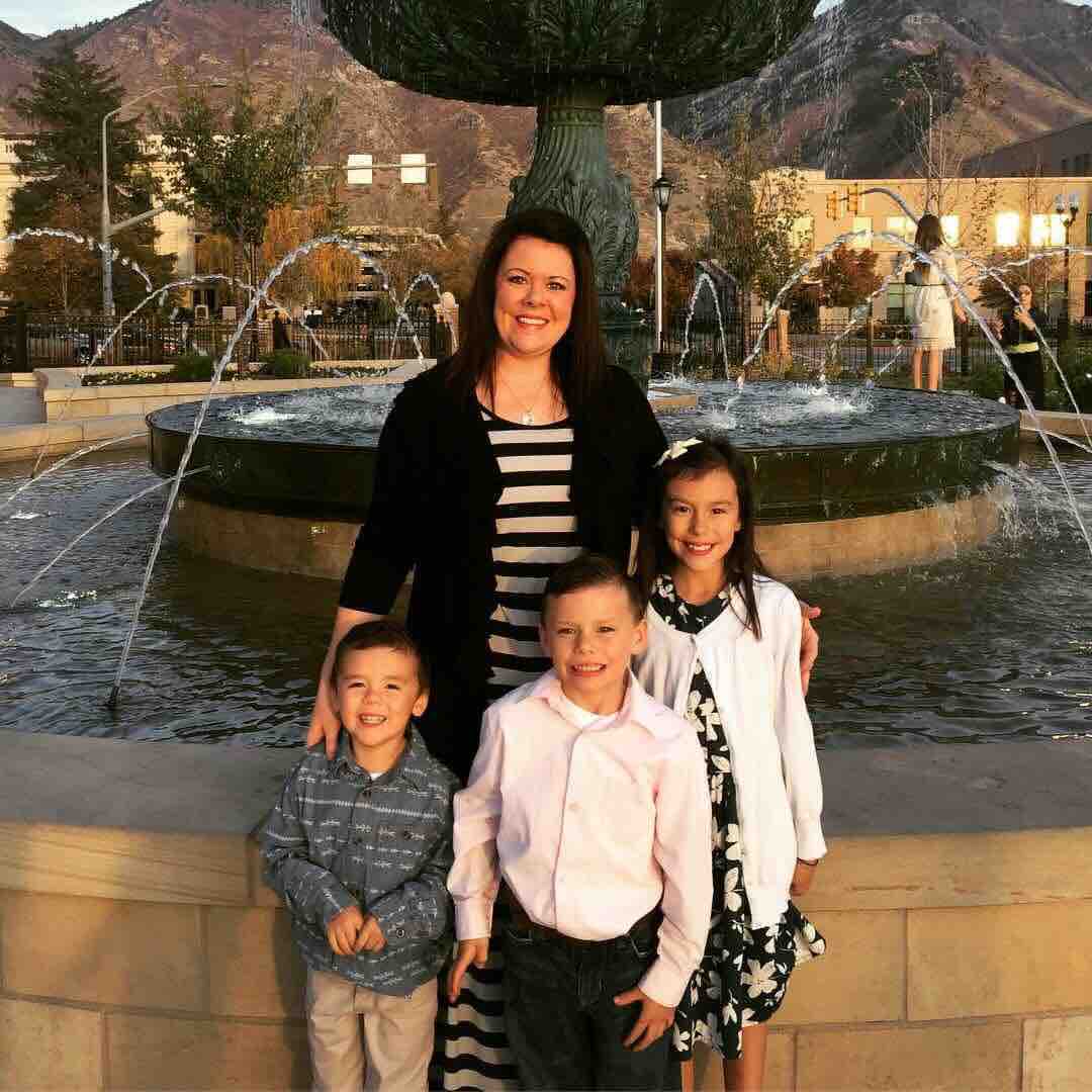 Fundraiser for Cortney Mecham by Amber Trussell : Cortney and kids