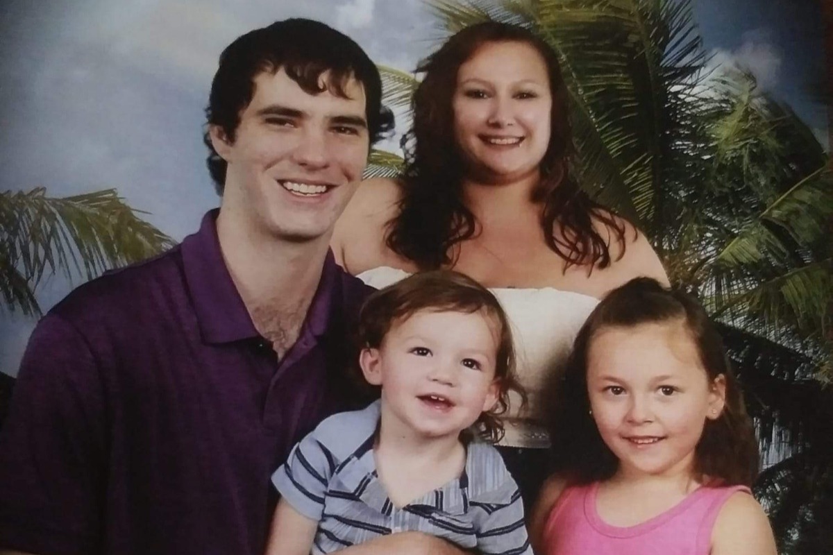 Fundraiser for Dustin Wooten by Brandi Wooten : Rebuilding after house fire