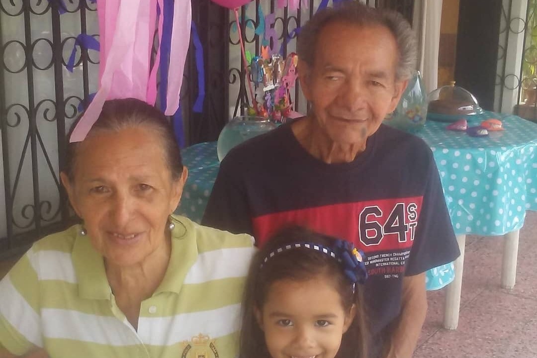 Fundraiser by Carlos Mora : Operación - Cáncer de mama, Ana Maria Bracho