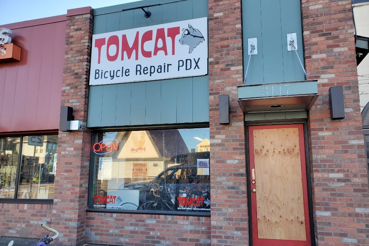 Fundraiser for Tom Martin by Erika Feralova : Save our Tomcat cyclery!