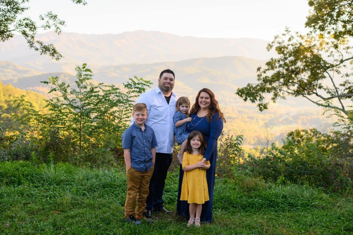 Fundraiser for Renae Almony by Hanna Armstrong : Support for Almony Family