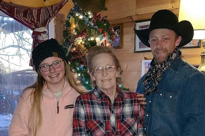 Fundraiser for Larissa Petty by Jessa Preimesberger : Justin Haglund ...