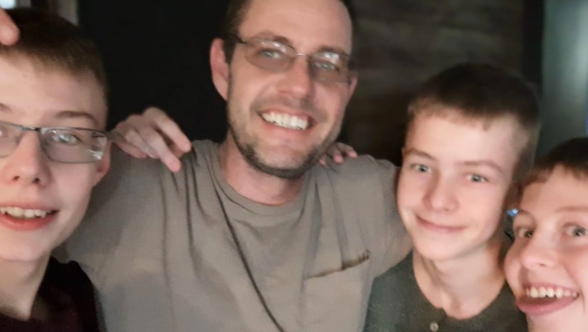 Fundraiser by Jake Giles : Support Deano’s boys