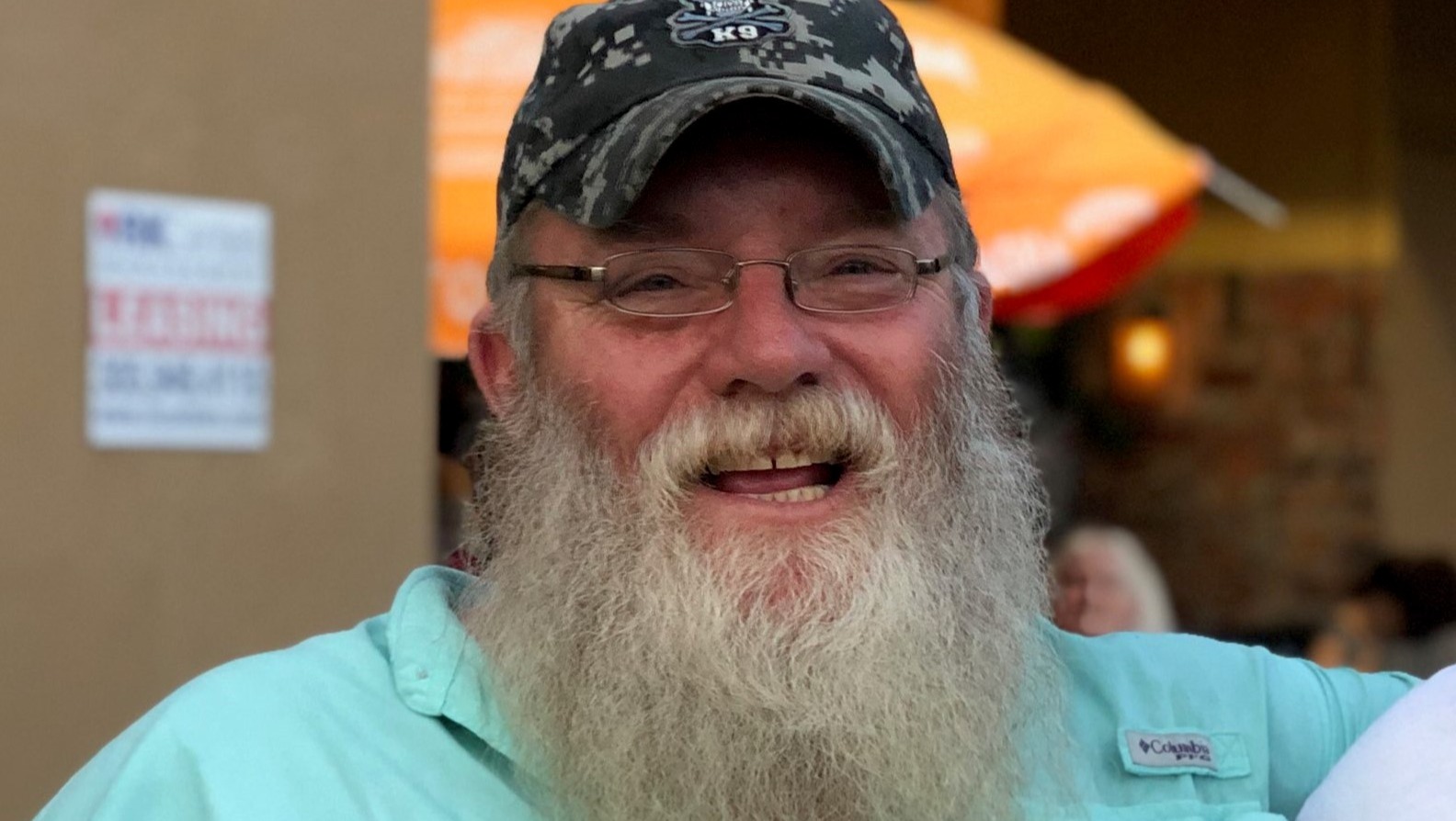 Fundraiser by Lisa Silvey : Larry's hospital bills