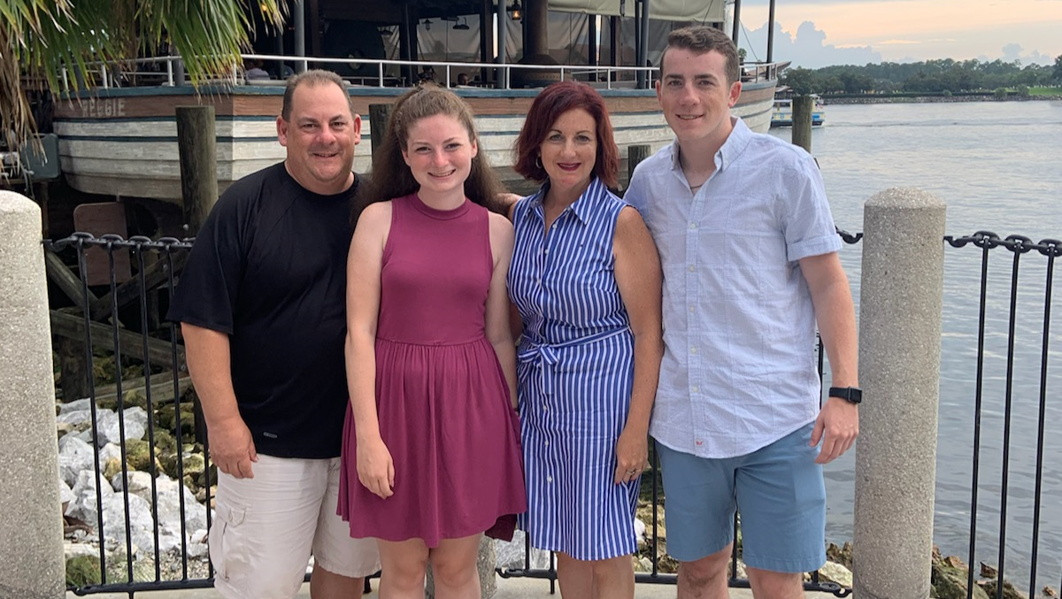 Fundraiser for Linda Miller by Lara Sciongay : Mark Miller and family