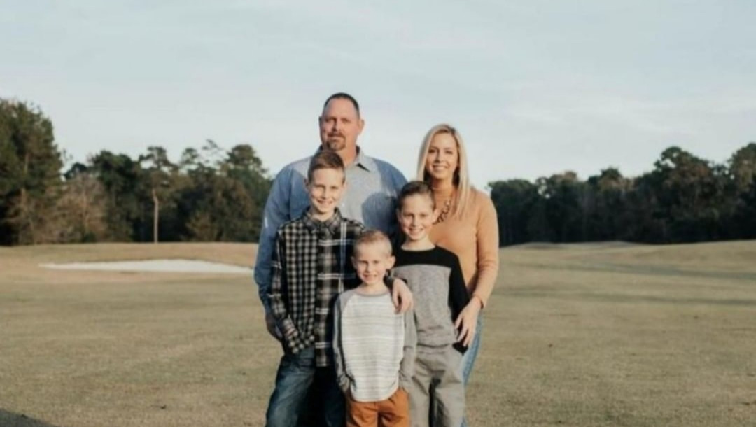 Fundraiser by Alicia Klawinski : Helping the Farr Family