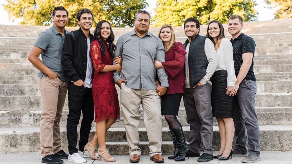 Fundraiser by Brad Siler : Help Saia Hola's Family