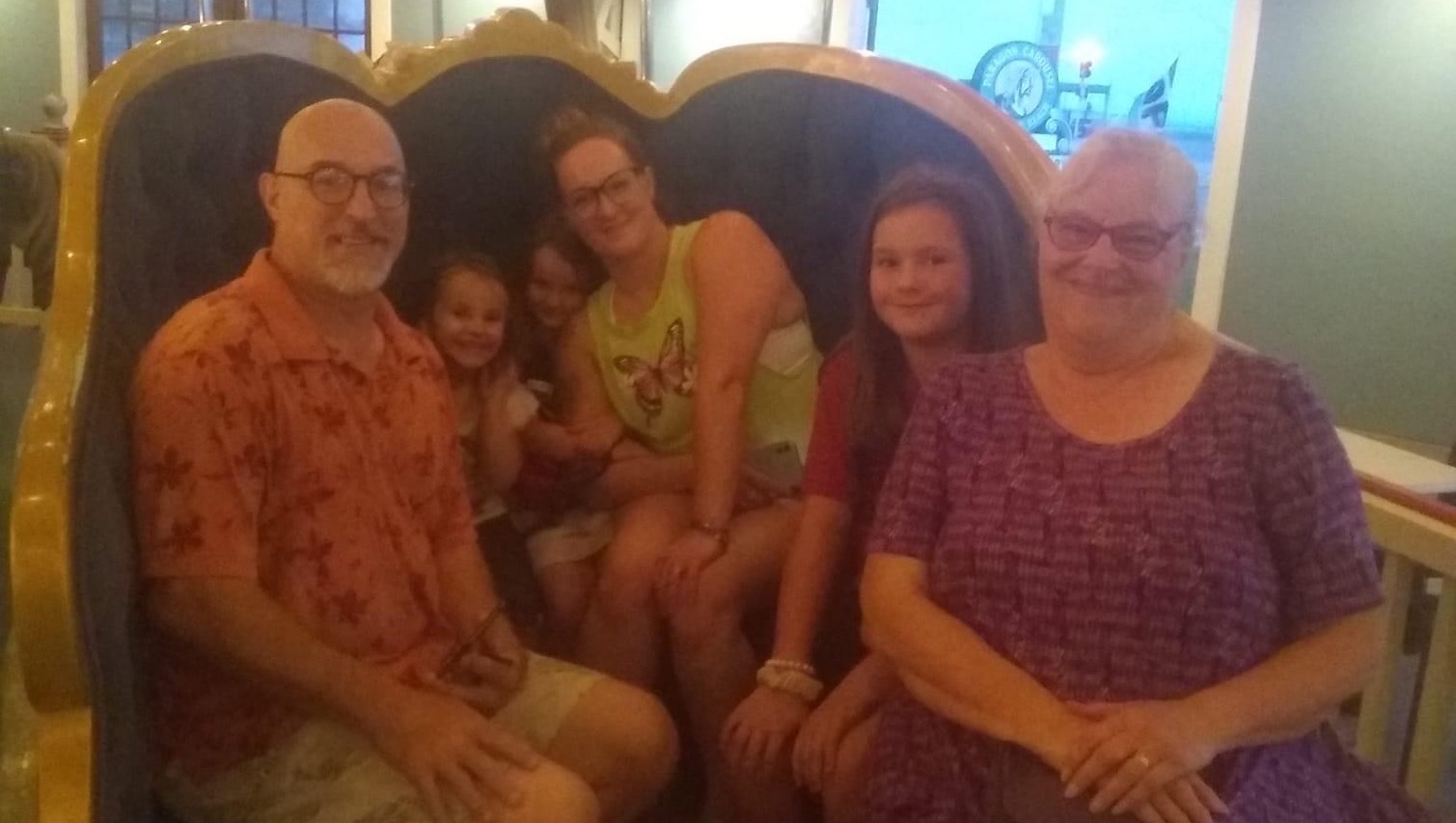 Fundraiser for Robert Alonge by Lena Alexander : Renata’s Funeral Expenses