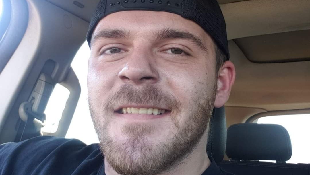 Fundraiser by Amy Ellard : Help Derrick with his bills