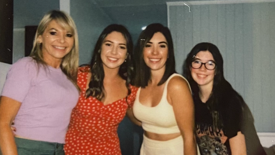 Fundraiser by Hunter MacDonald : Help our mum clip her brain aneurysm