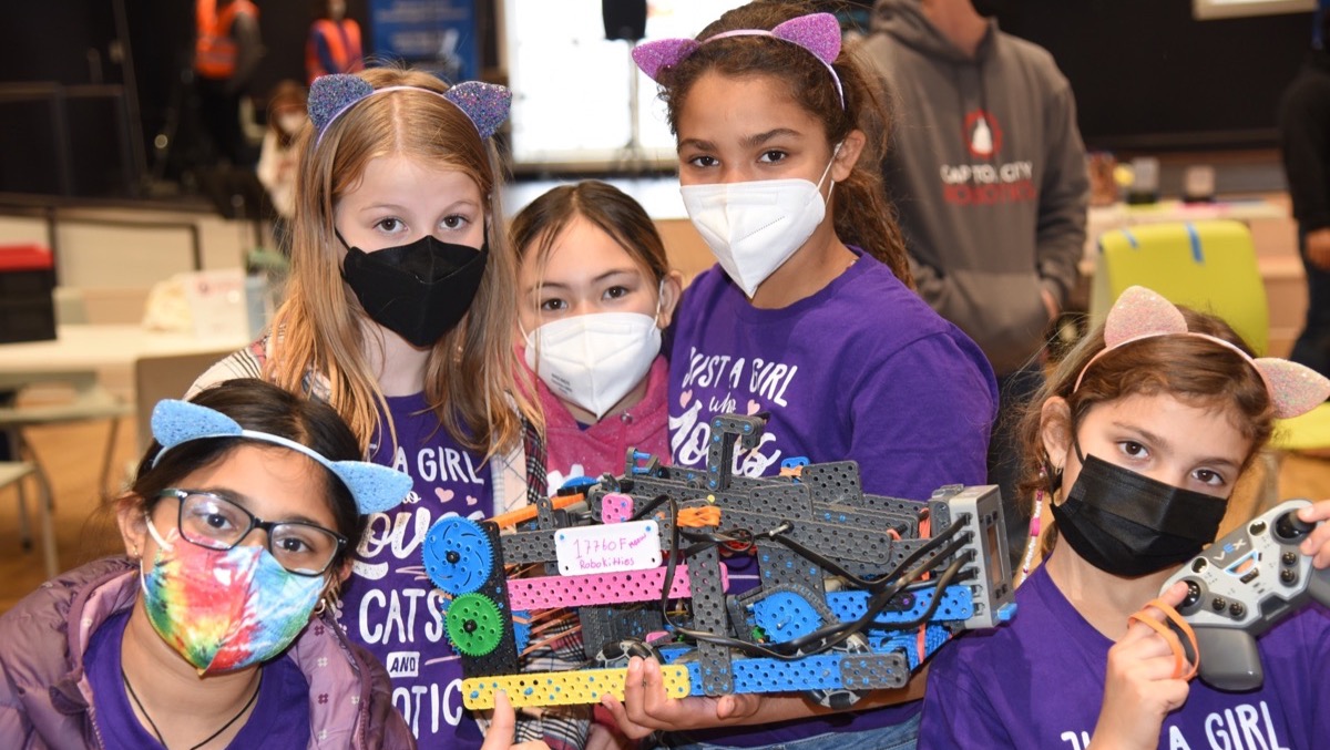 Fundraiser by Ryan Daza : roboKitties VEX Robotics World Competiton fund!