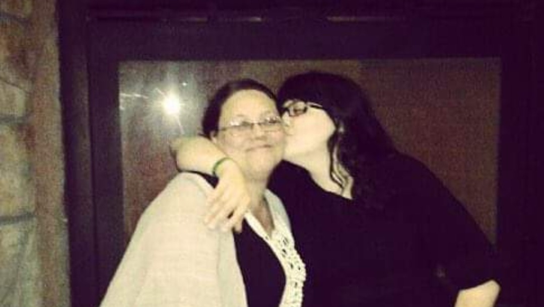 Fundraiser by Moira Worley : Help eleishas children put her to rest