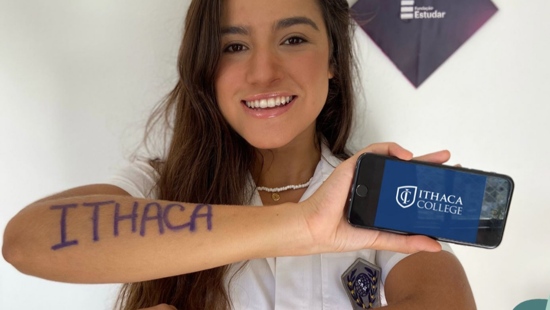 Fundraiser by Maria Eduarda Formoso : Help Maria to go to college