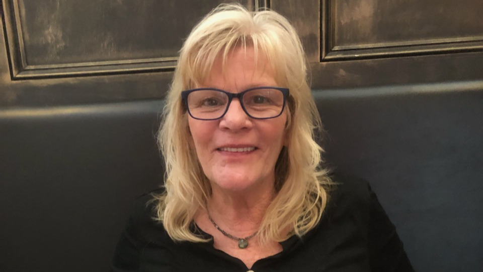 Fundraiser by LES HALL : Help Robyn pay her medical treatments