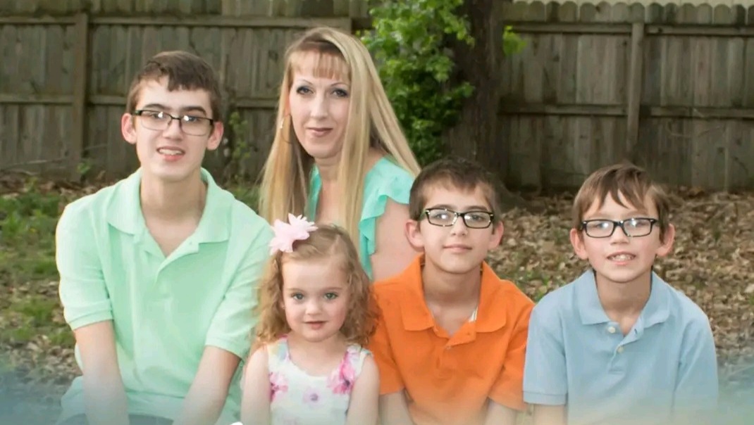 Fundraiser for Rebecca Rickard Harris by William Gatlos : Let's help Becky