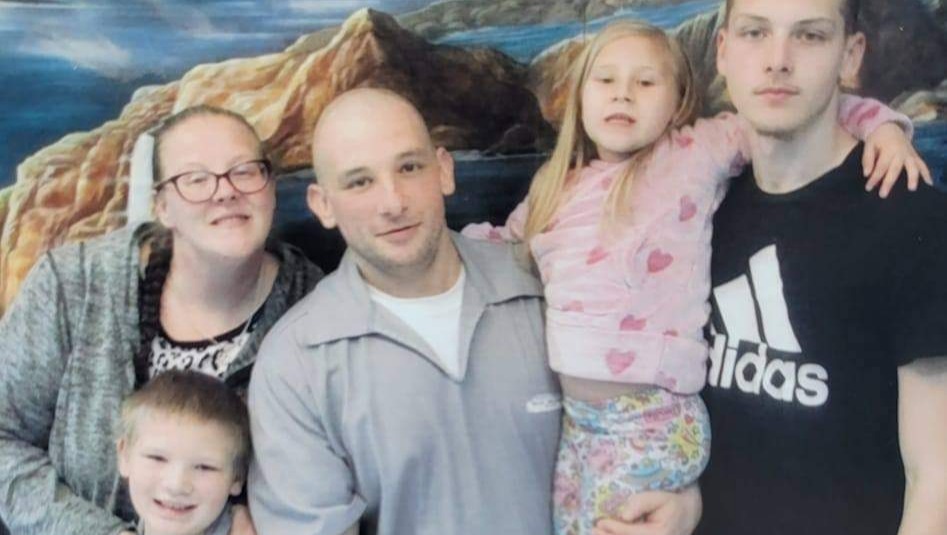 Fundraiser by Nancy Conard : Katie Knickerbocker and family