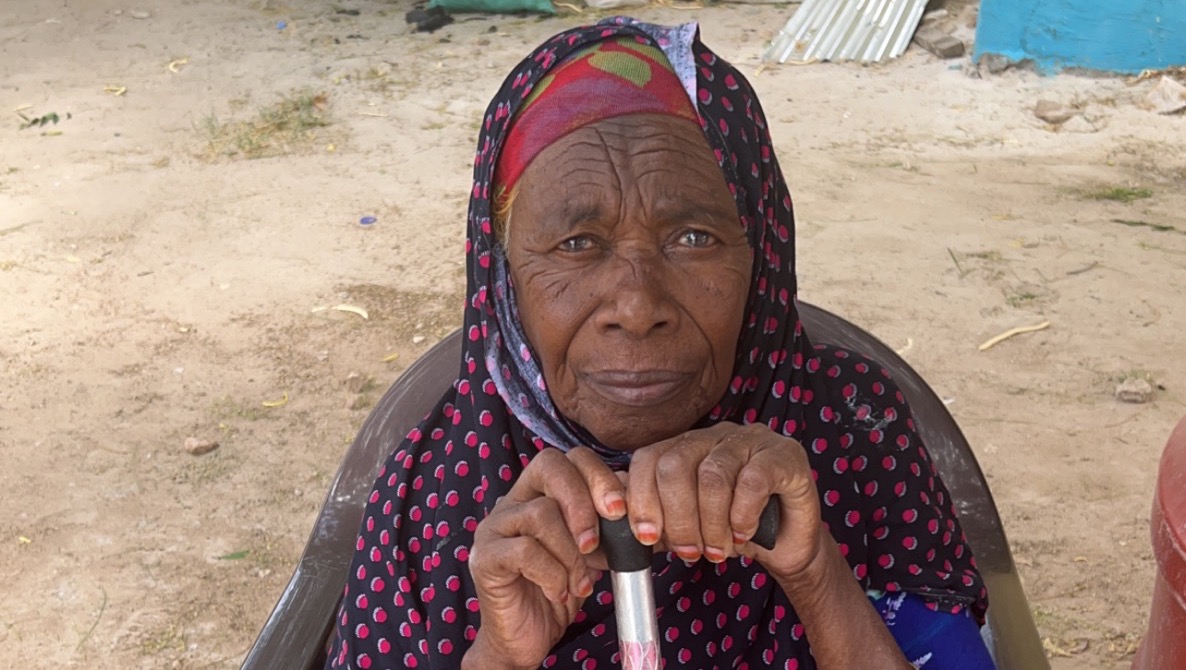 fundraiser-by-muna-n-help-sarah-from-going-blind-need-operation-on-eyes