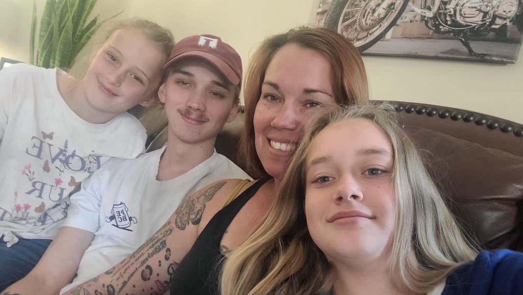 Fundraiser for Rob East by Richard Whiten : Trish Dubyk and family