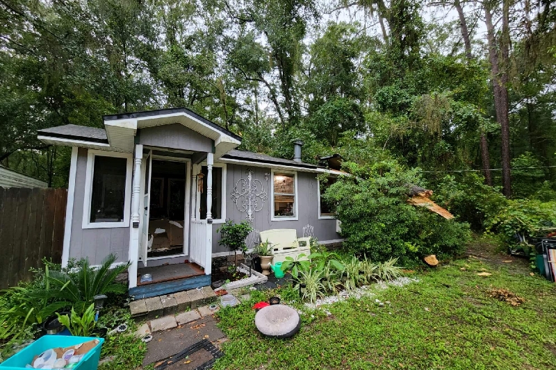 Fundraiser for Jennifer Pearce by Chad Pearce : The house got hit by a ...