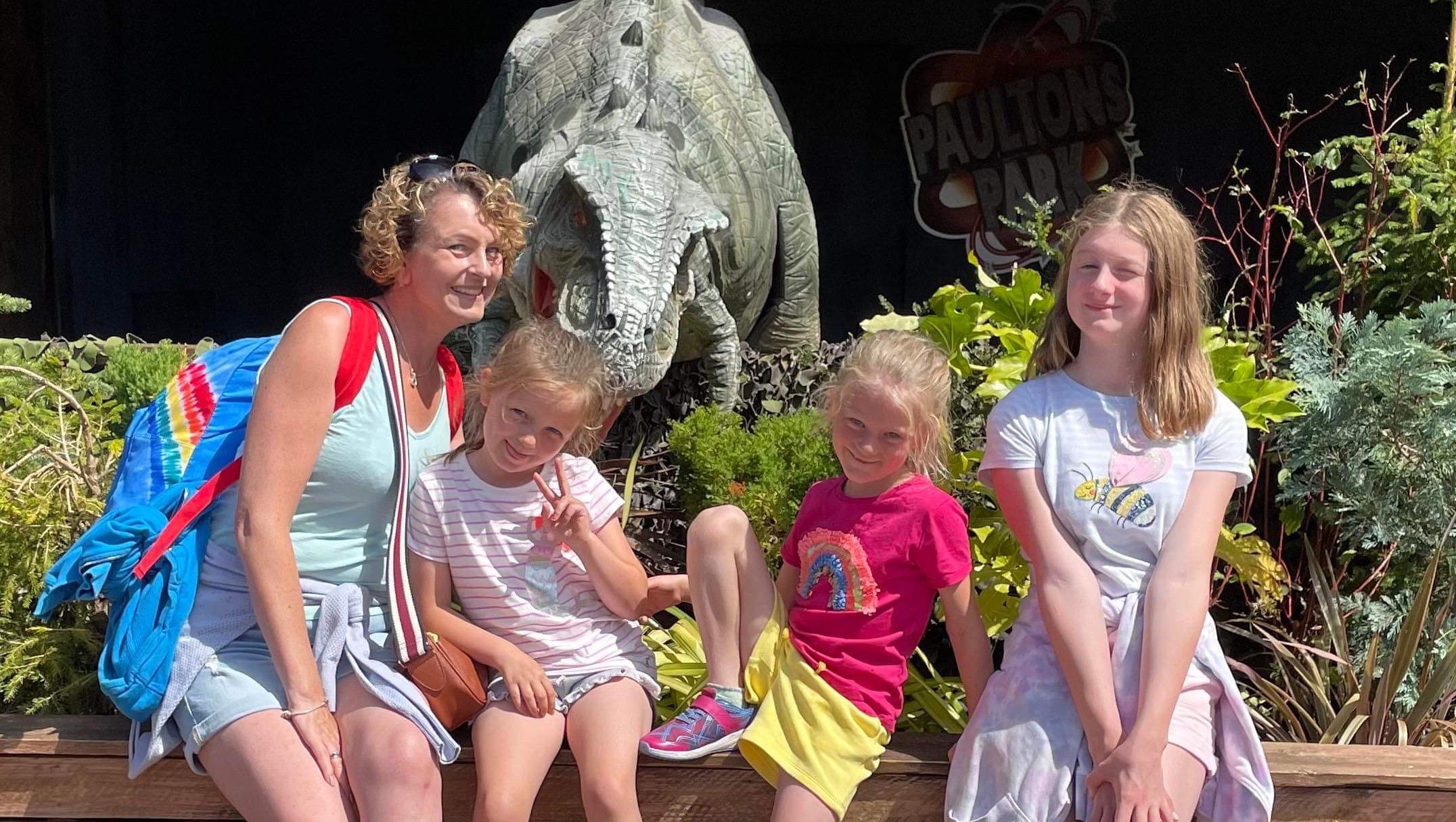 Fundraiser for Laura Wells by Leanne Dimelow : For Laura and her Girls