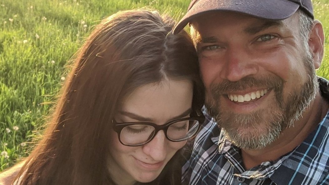 Fundraiser by Michael Beriault : Help Lindsay with School