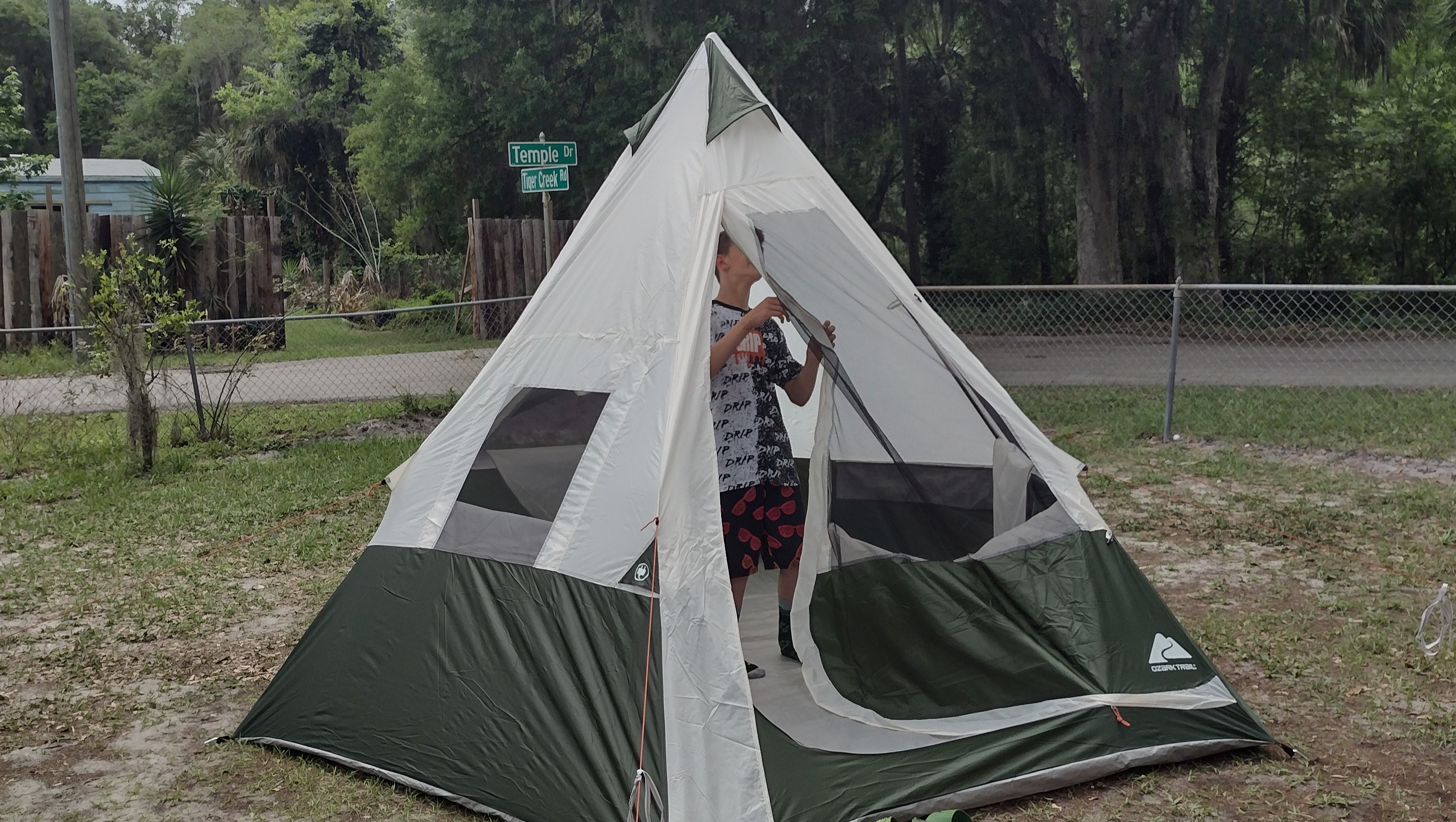 Fundraiser by Tina Lovesjaysbutt Hoar : Please help The Hoar family.