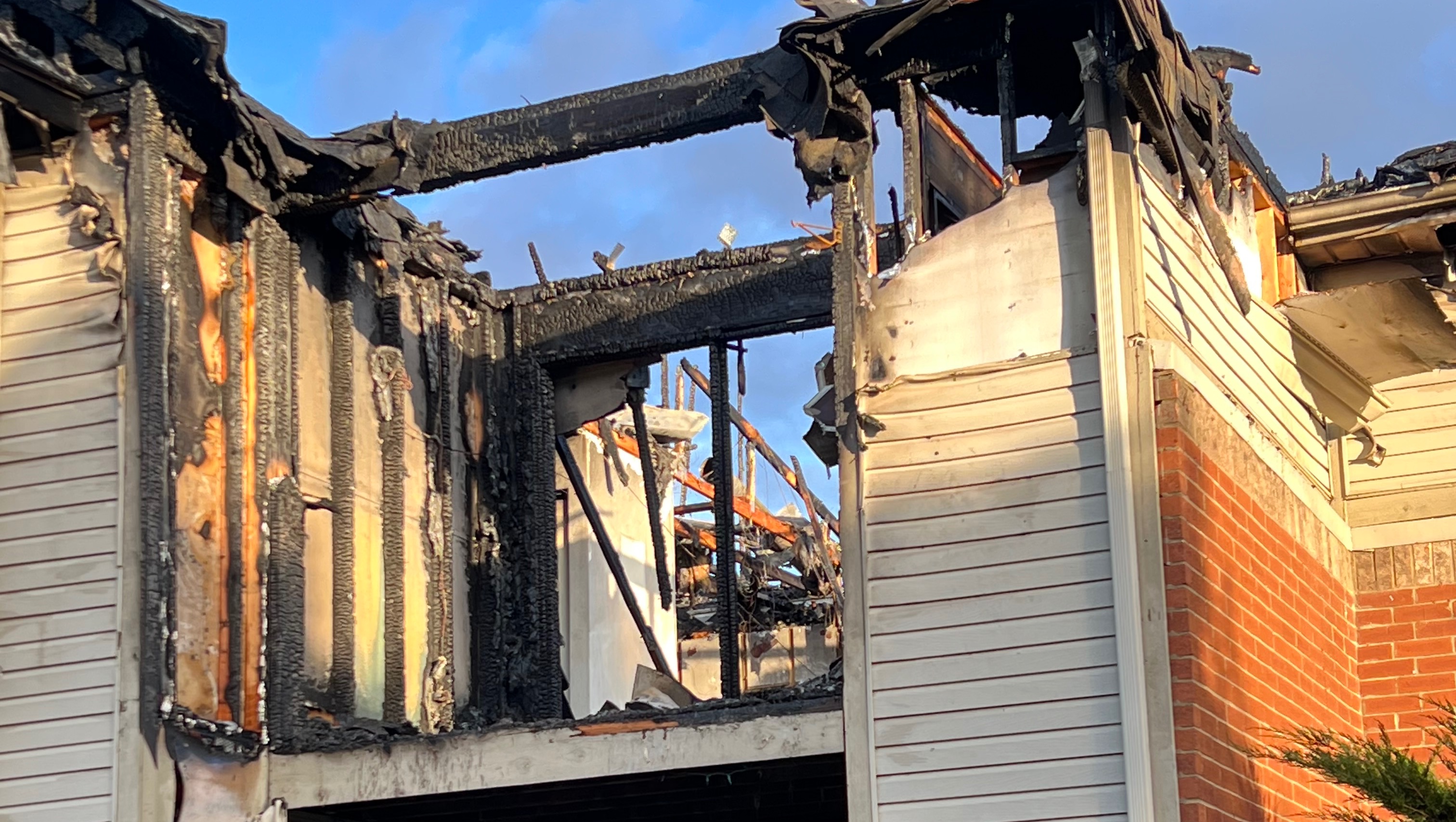 Fundraiser for Sandra Laffin by David Laffin : Lost everything to fire