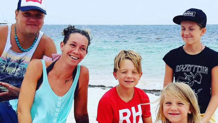 Fundraiser by Jessica Dawn Burns : Please donate to help Misha and her kids.