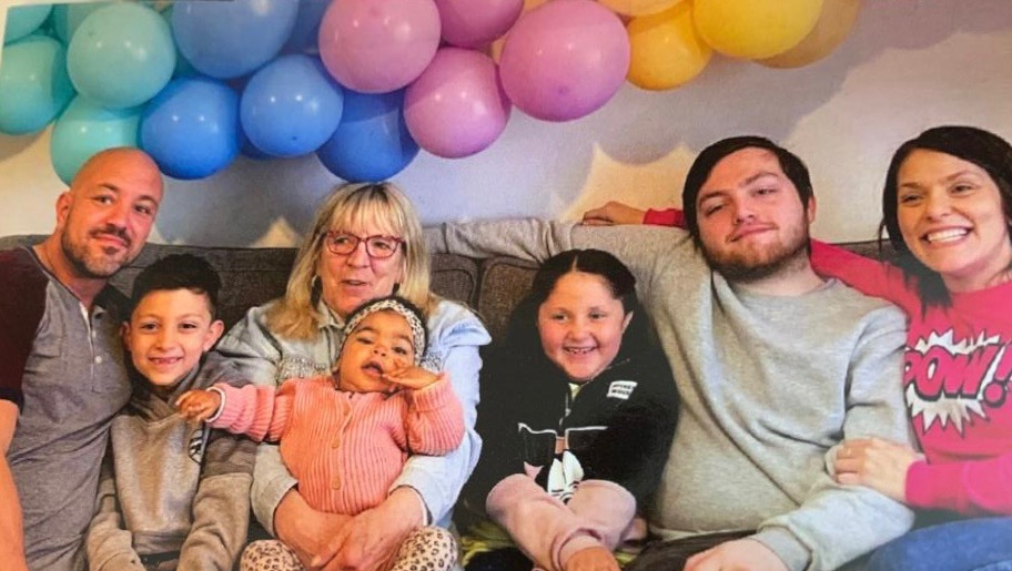 Fundraiser for Rosalyn Seoudy by Gill Tew : Help Ros Create Memories