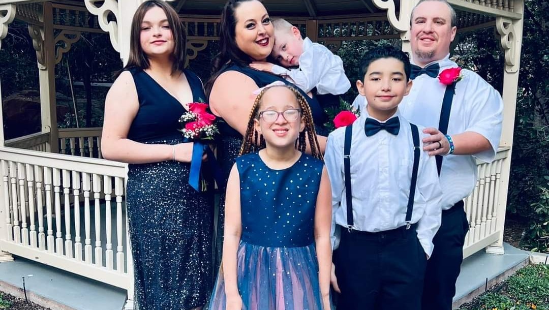 Fundraiser for Candyce Fingerhut by Cassie DuBray : Fingerhut family fire