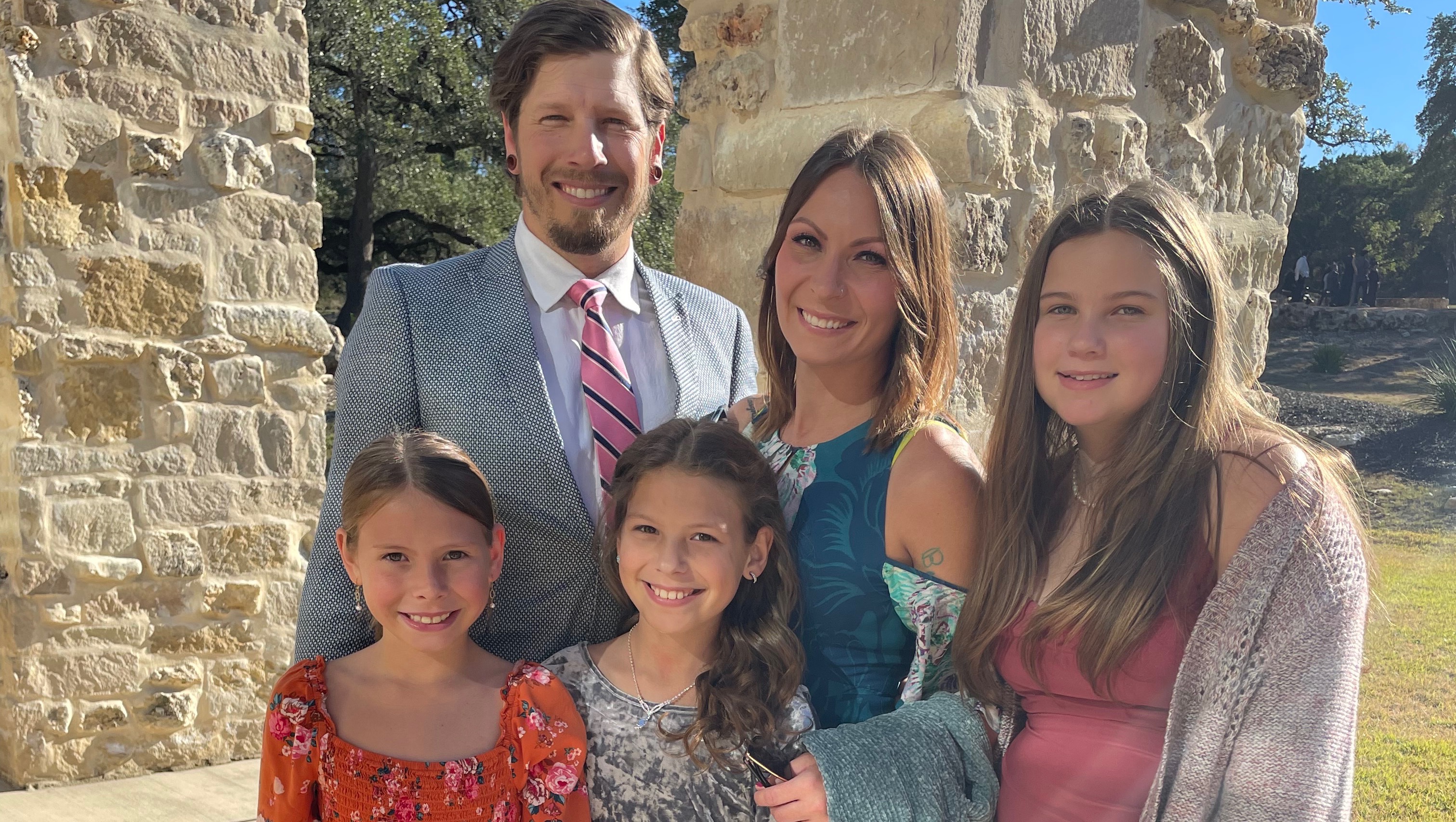 Fundraiser by Michelle Higgenbottom : Help the Higgenbottoms get back home