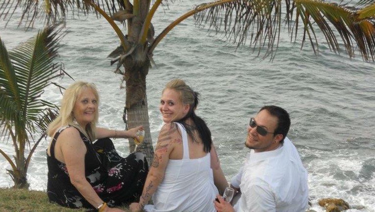Fundraiser for Danielle Leon by Angela Jimenez : A Family Unit