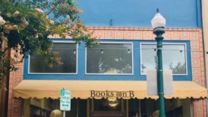 Fundraiser for Renee Rettig by Julie Machado : Books on B