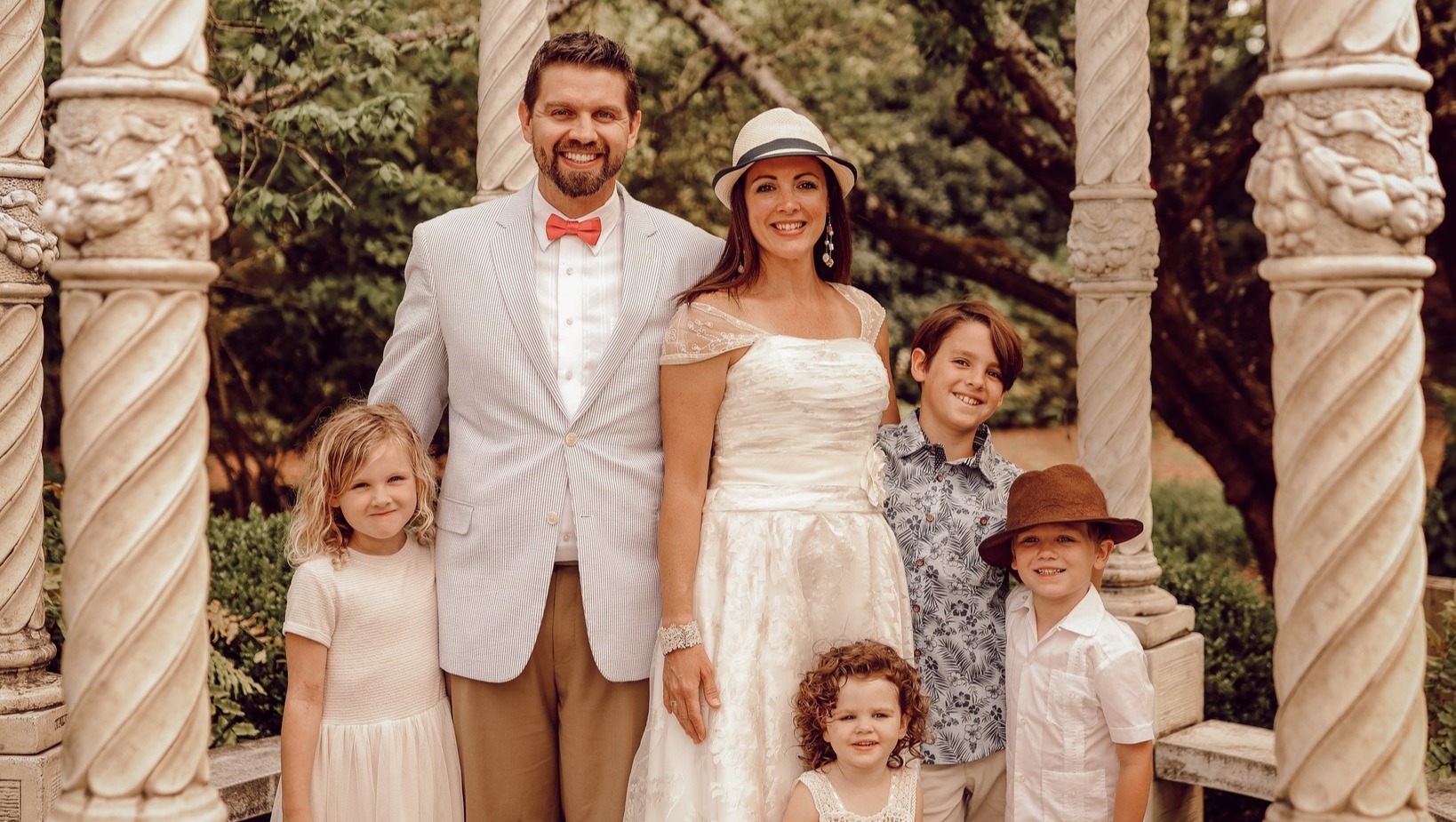 Fundraiser for Kristen Lindquist by Katie Hicks : Love for the Lindquists