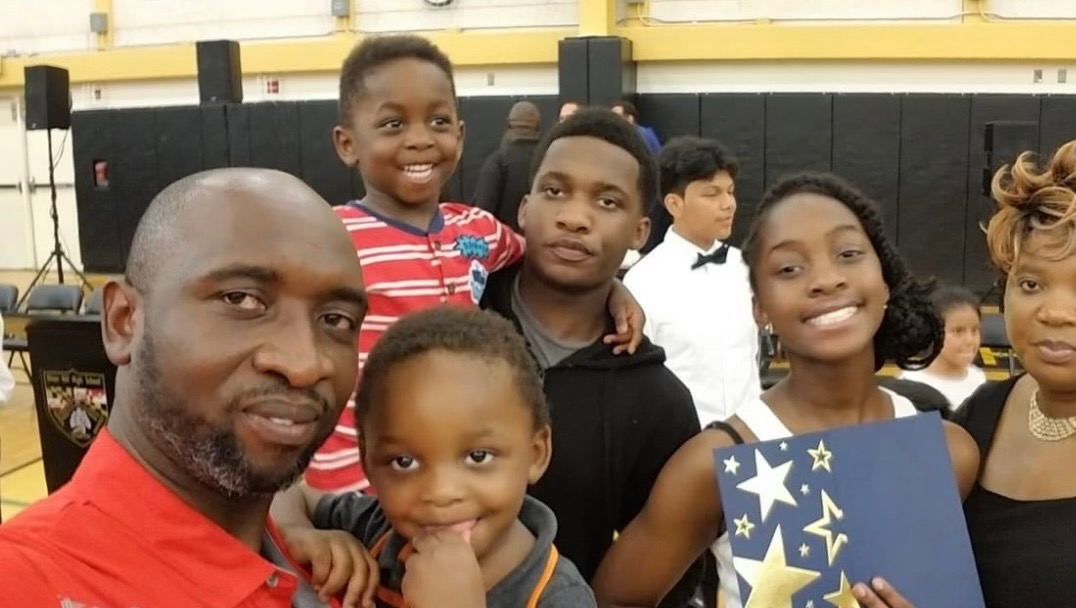 Fundraiser for Hwung Muzungu by Saron Tesfit : Help the Muzungu Family~