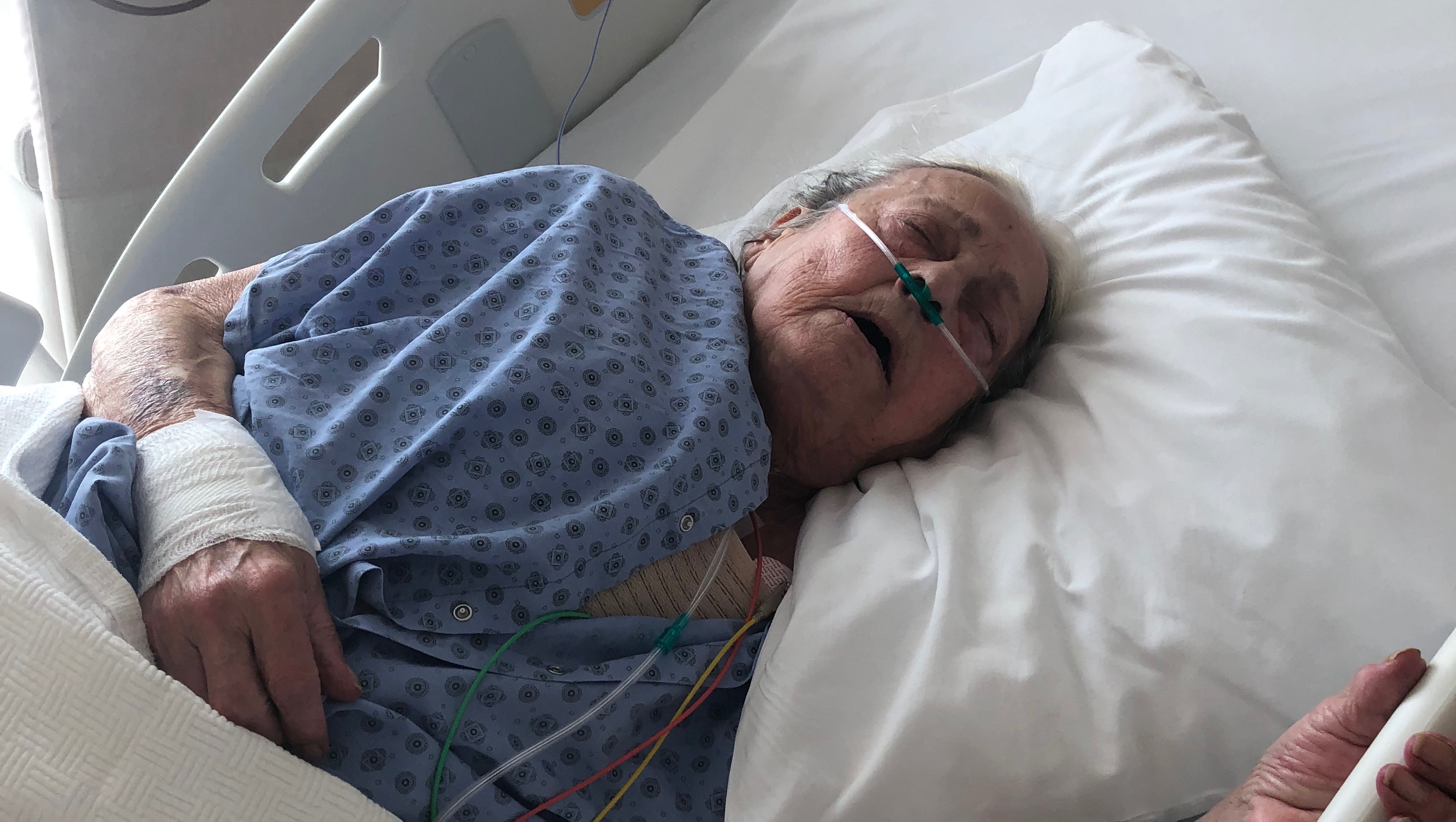 Fundraiser for Lisa Nadal by Lucy Groves : Help us get our mum home