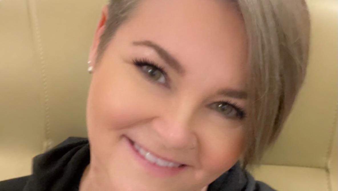 Fundraiser for Derek Hemperley by AMBER HEBERT : Help DeAnne Beat Cancer