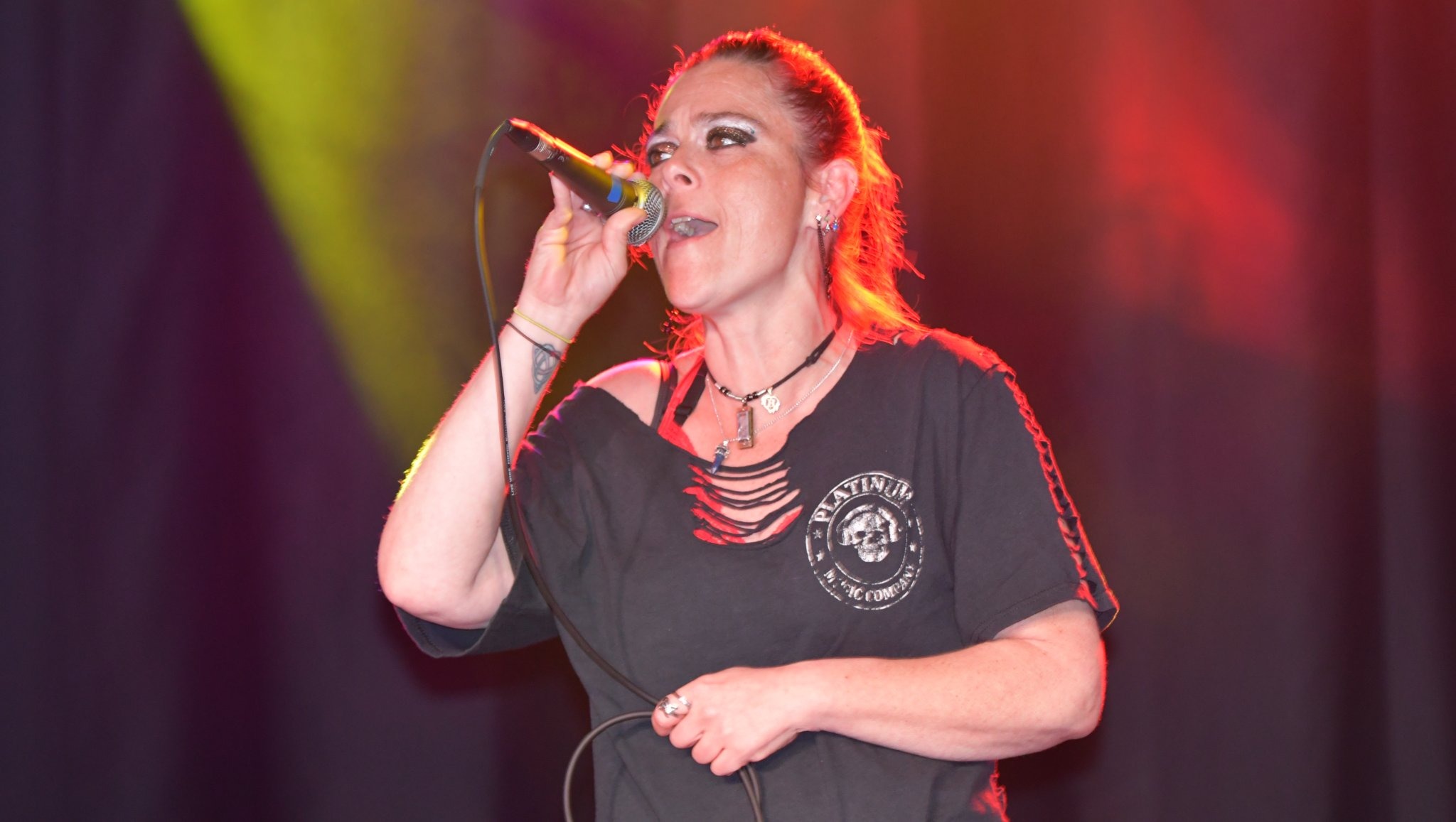 Fundraiser for Nakomi Harris by Beverly Sullivan Bucsanyi : Widowed Mom's Family Truck Totaled ...