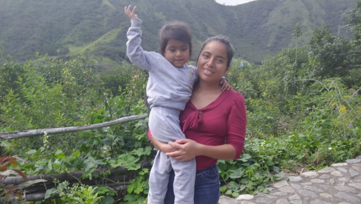 Fundraiser by Susan Dabney : Selena and her little girl need a home!