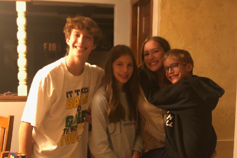 Fundraiser for Lisa Blenker by Christine Rondeau : Lisa Blenker & Family