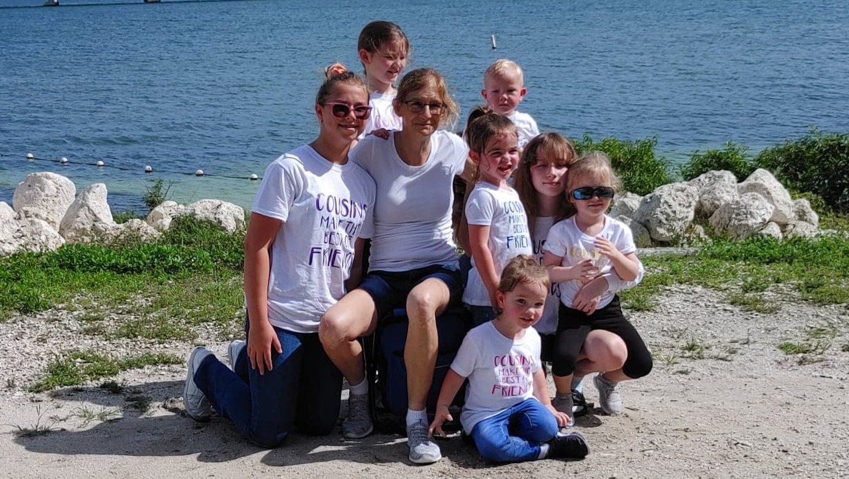 Fundraiser by Amberle Burkin : Lisa's lung cancer VILLAGE!