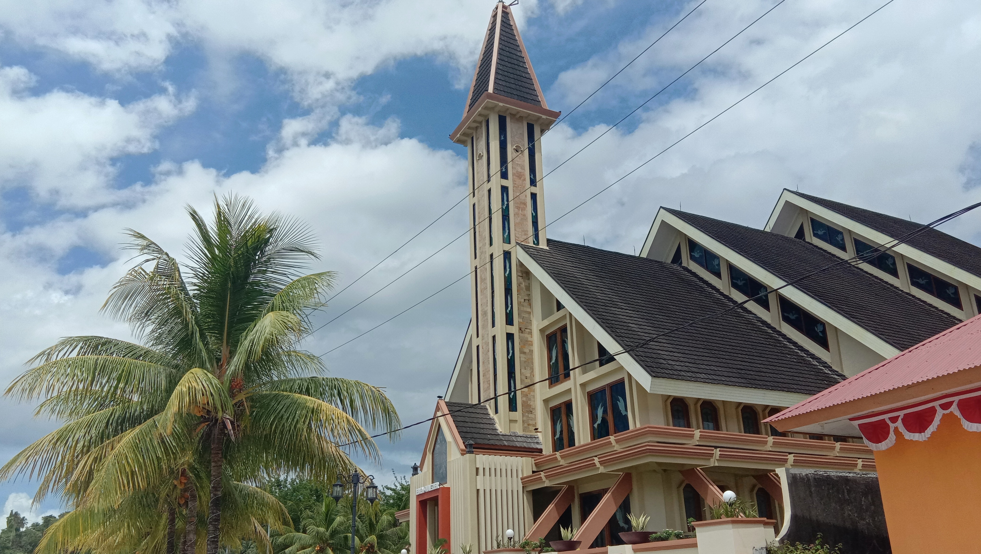 Fundraiser by Jeremy Patty : Muzikale middelen kerk Haruku-Sameth, Molukken