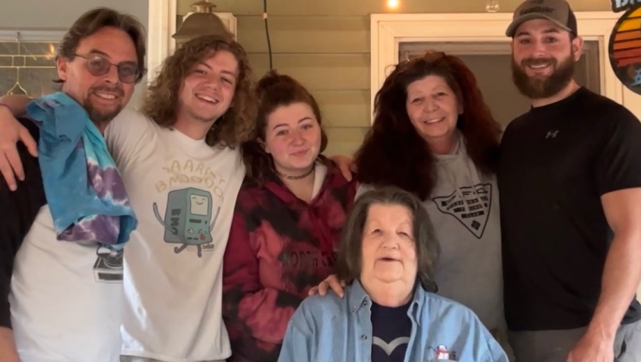 Fundraiser by Christian Johnson : Help Ginger beat stage 3 Lung Cancer